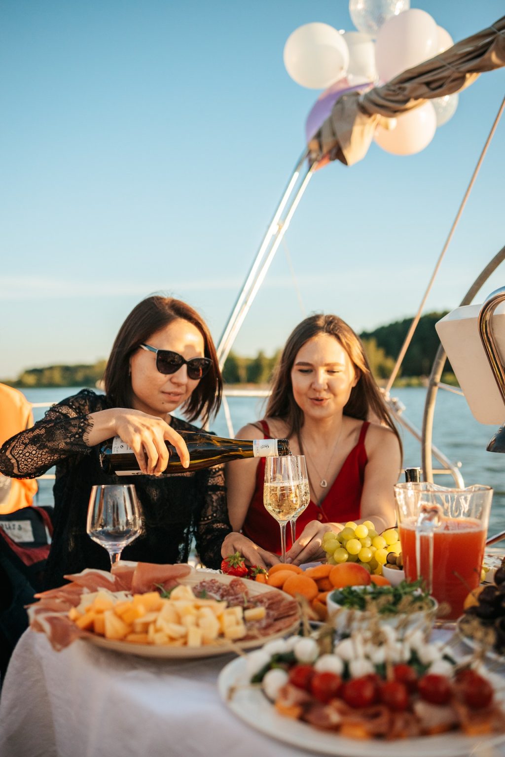 Luxury Party on a Yacht Rental - Thames Party Boats